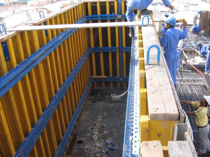 Custom Shaft Platform Formwork / Automatic Climbing Formwork For ...